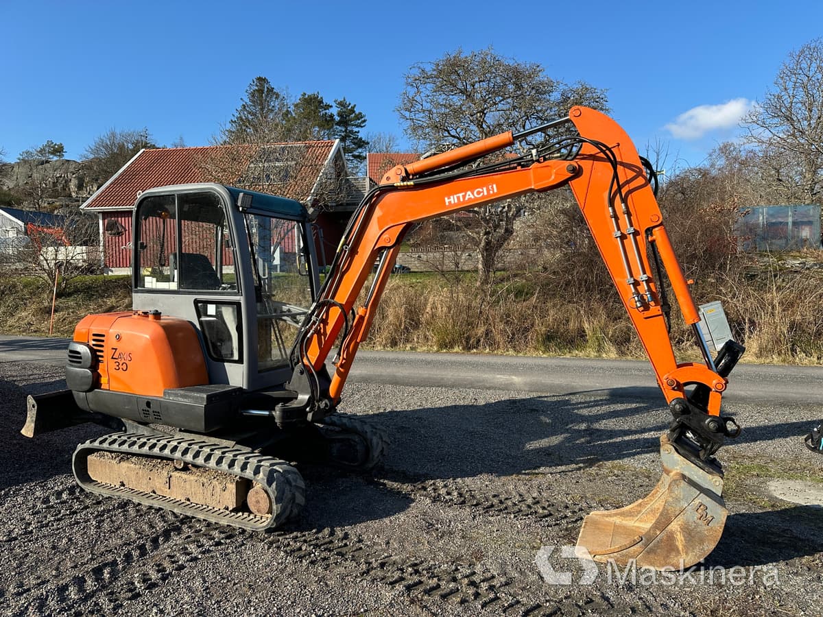 Grävmaskin Hitachi ZX30 | Maskinera