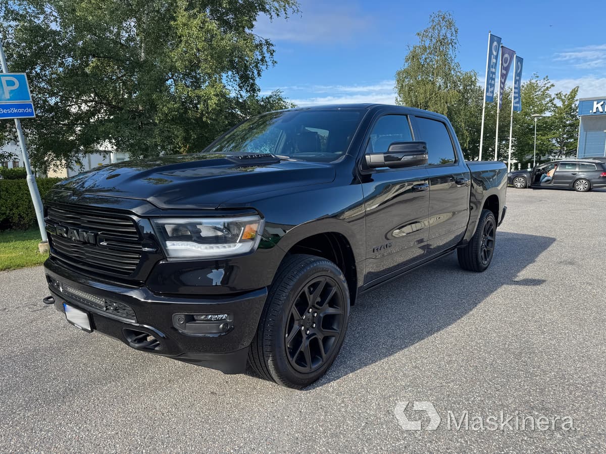 Pickup Dodge Ram 1500 Rebel Night | Maskinera