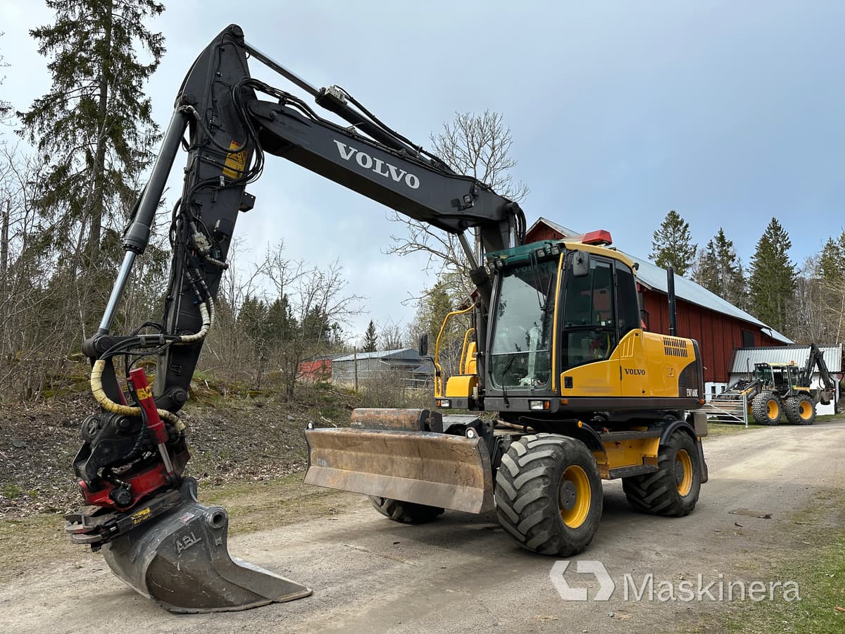Hjulgrävare Volvo EW160C med kärra | Maskinera