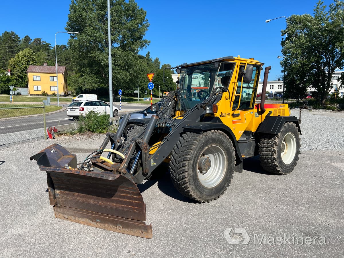 Redskapsbärare Wille 655 med vikplog | Maskinera