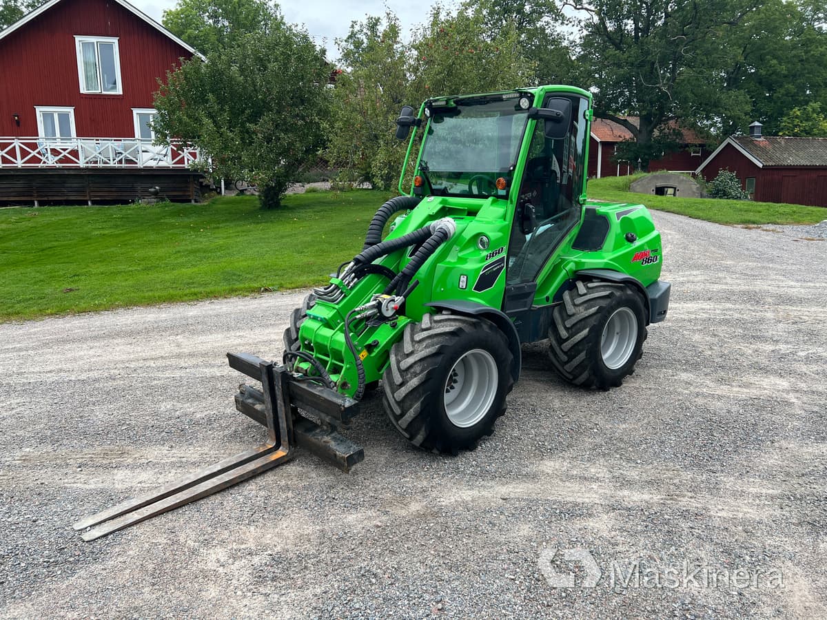 Kompaktlastare Avant 860i | Maskinera