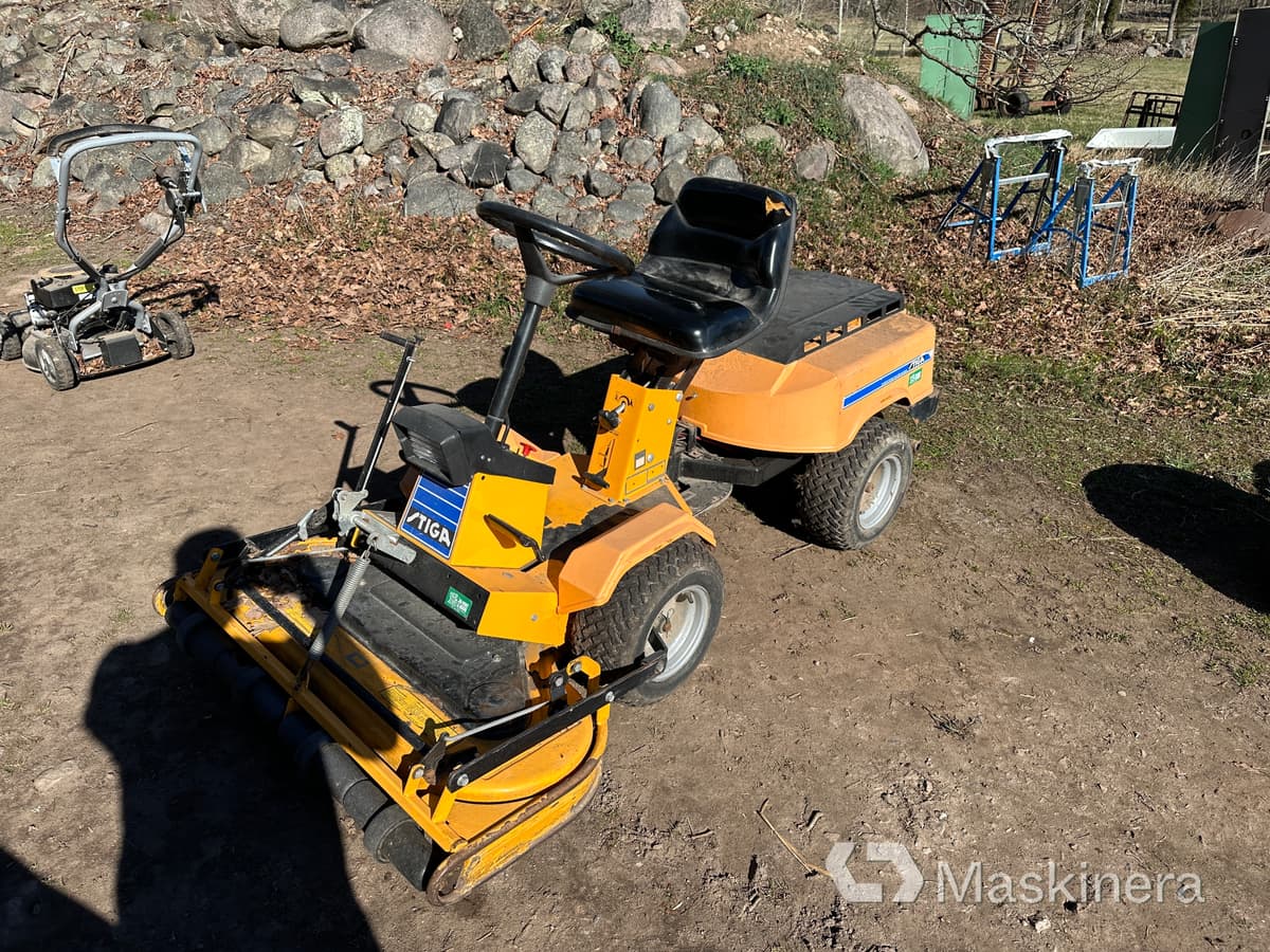 Åkgräsklippare Stiga Park 2000 | Maskinera