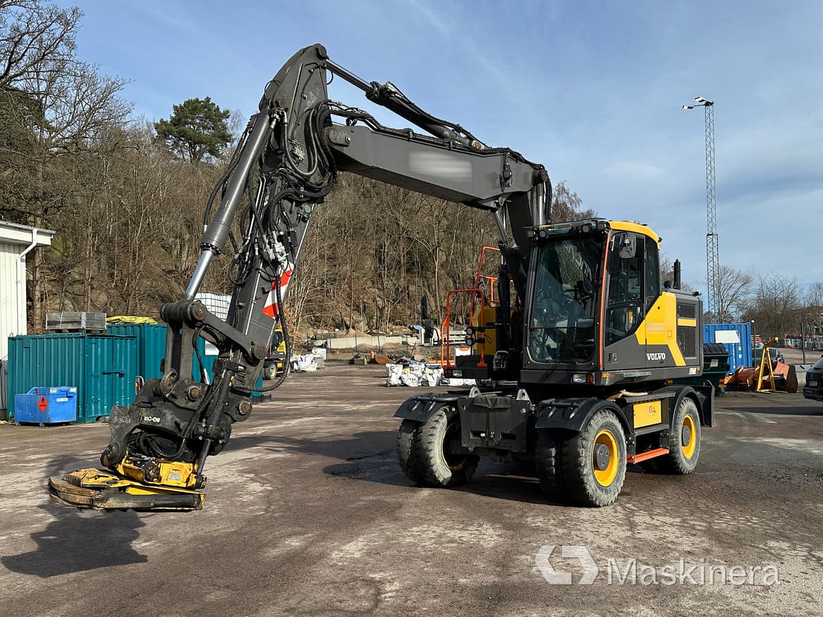 Hjulgrävare Volvo EW160E med vagn och redskap | Maskinera