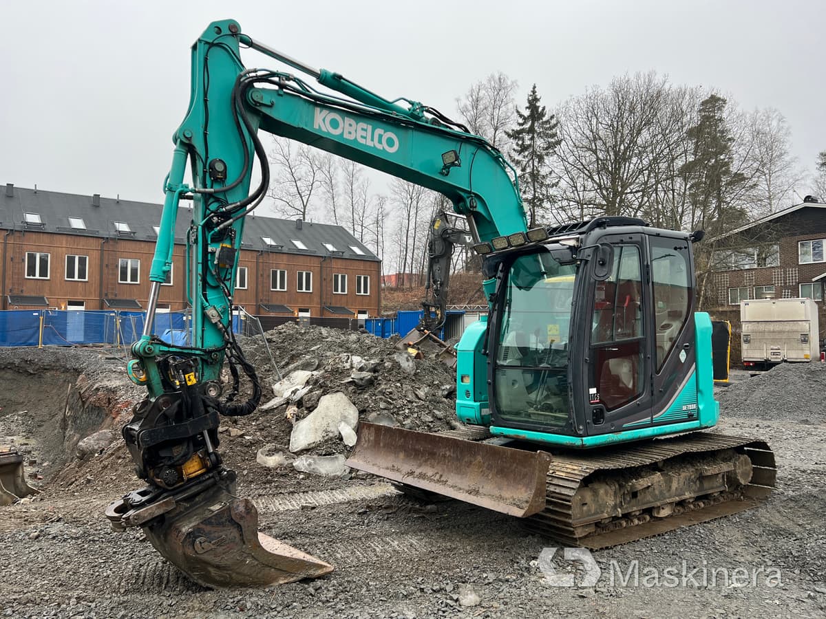 Grävmaskin Kobelco SK75SR-3E med tillbehör | Maskinera
