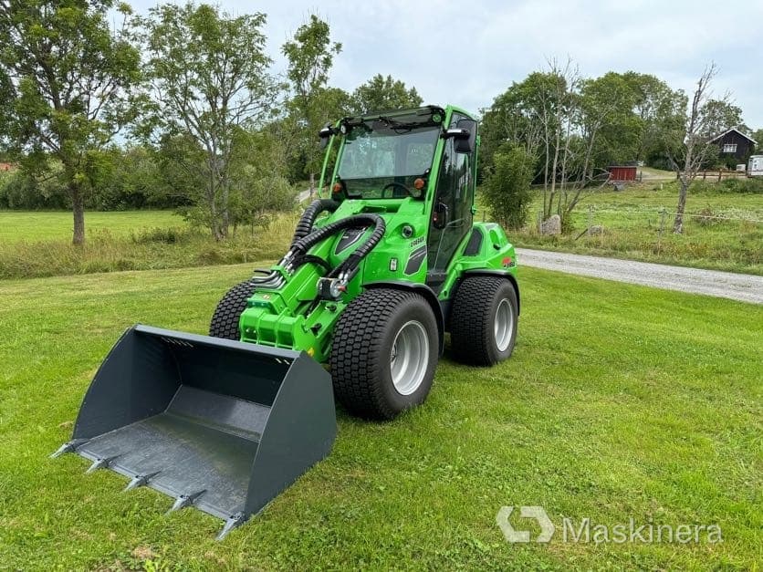 Kompaktlastare Avant 860i | Maskinera