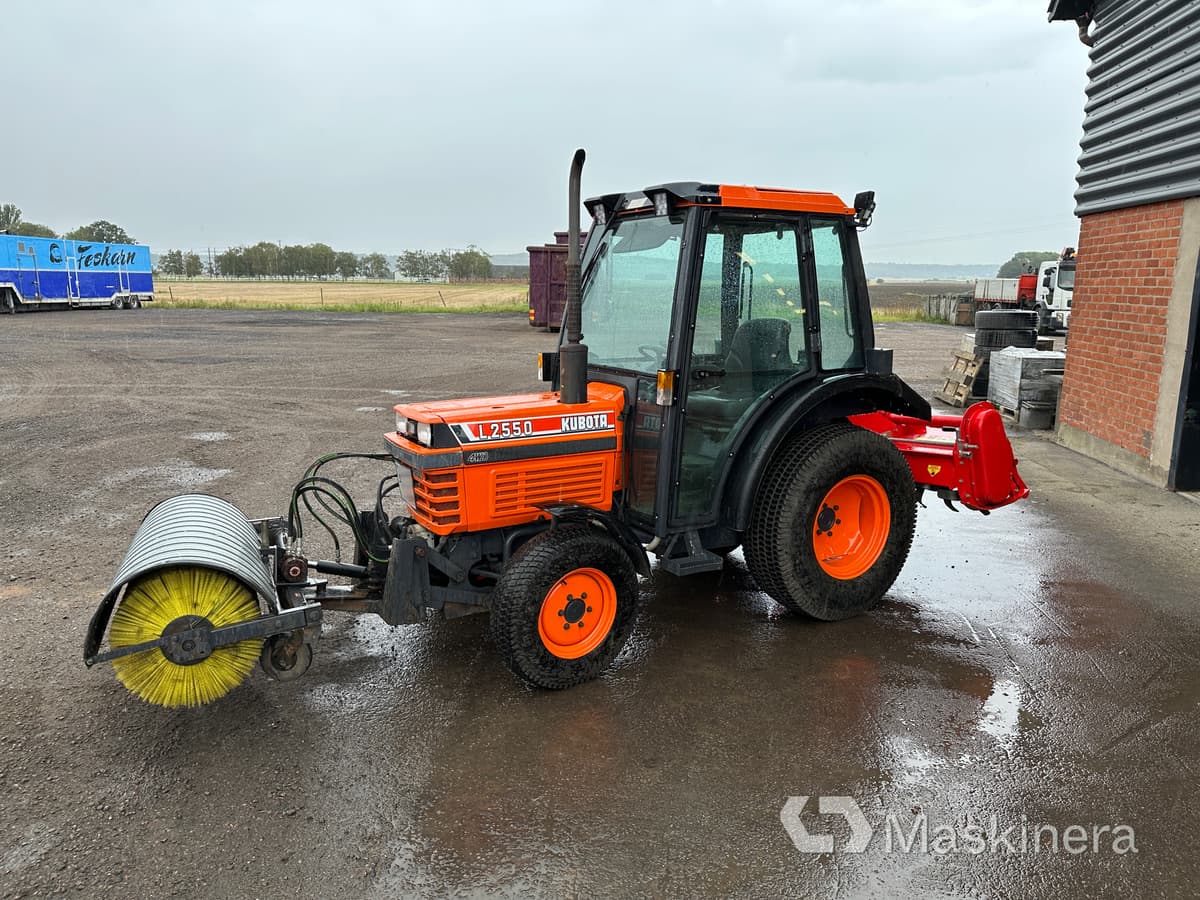 Traktor Kubota L2550 DT | Maskinera