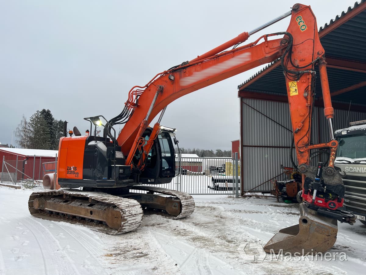 Grävmaskin Hitachi Zaxis 225 us | Maskinera