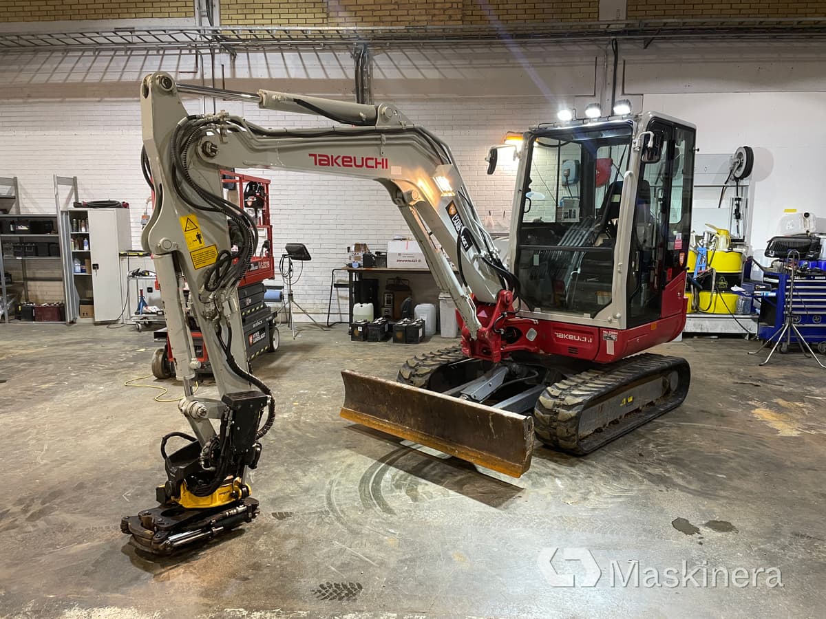 Grävmaskin Takeuchi TB240 | Maskinera