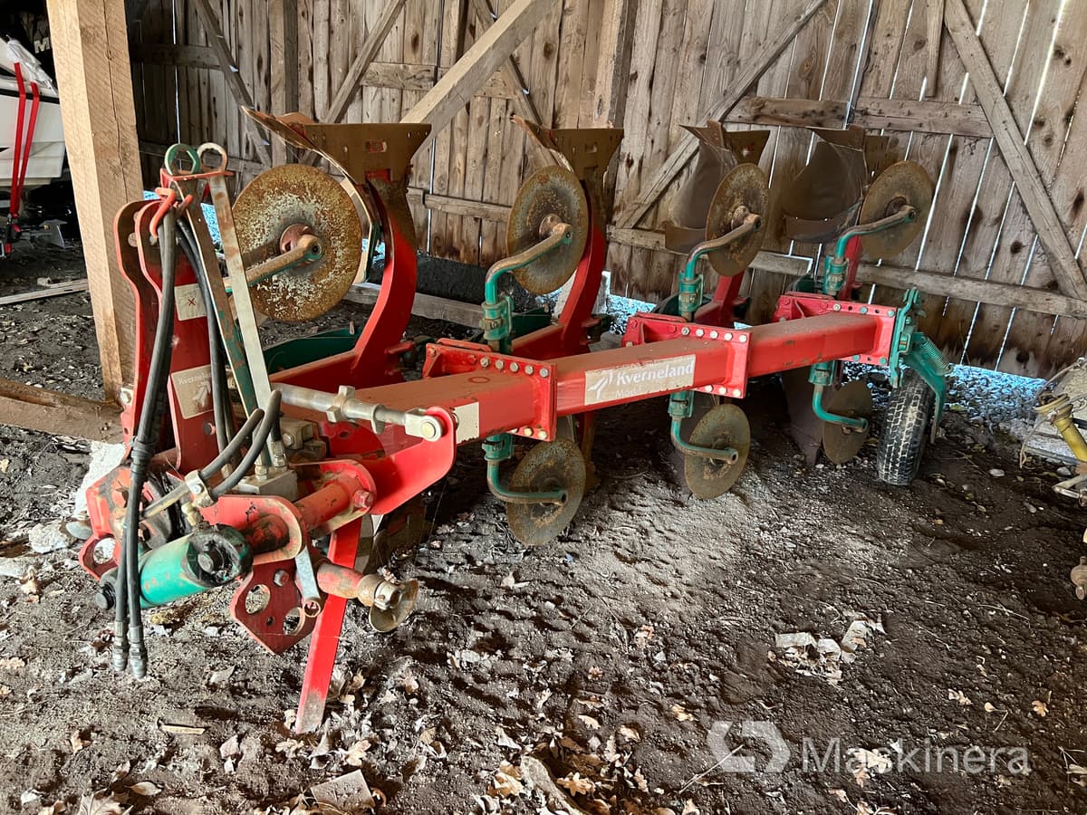 Växelplog 4-skärig Kverneland E160-8 | Maskinera