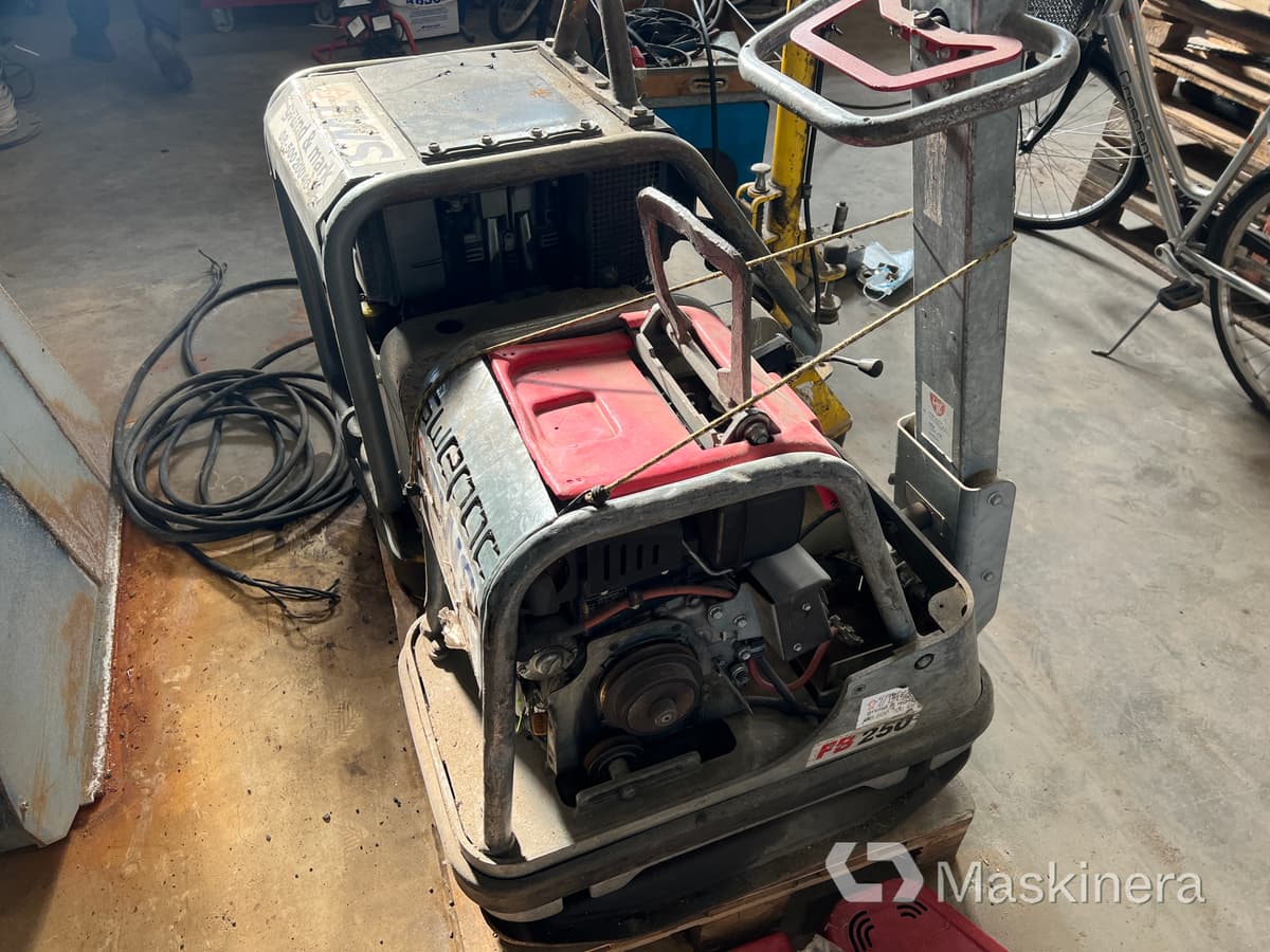 Markvibrator Swepac FB 250 (reparationsobjekt) | Maskinera