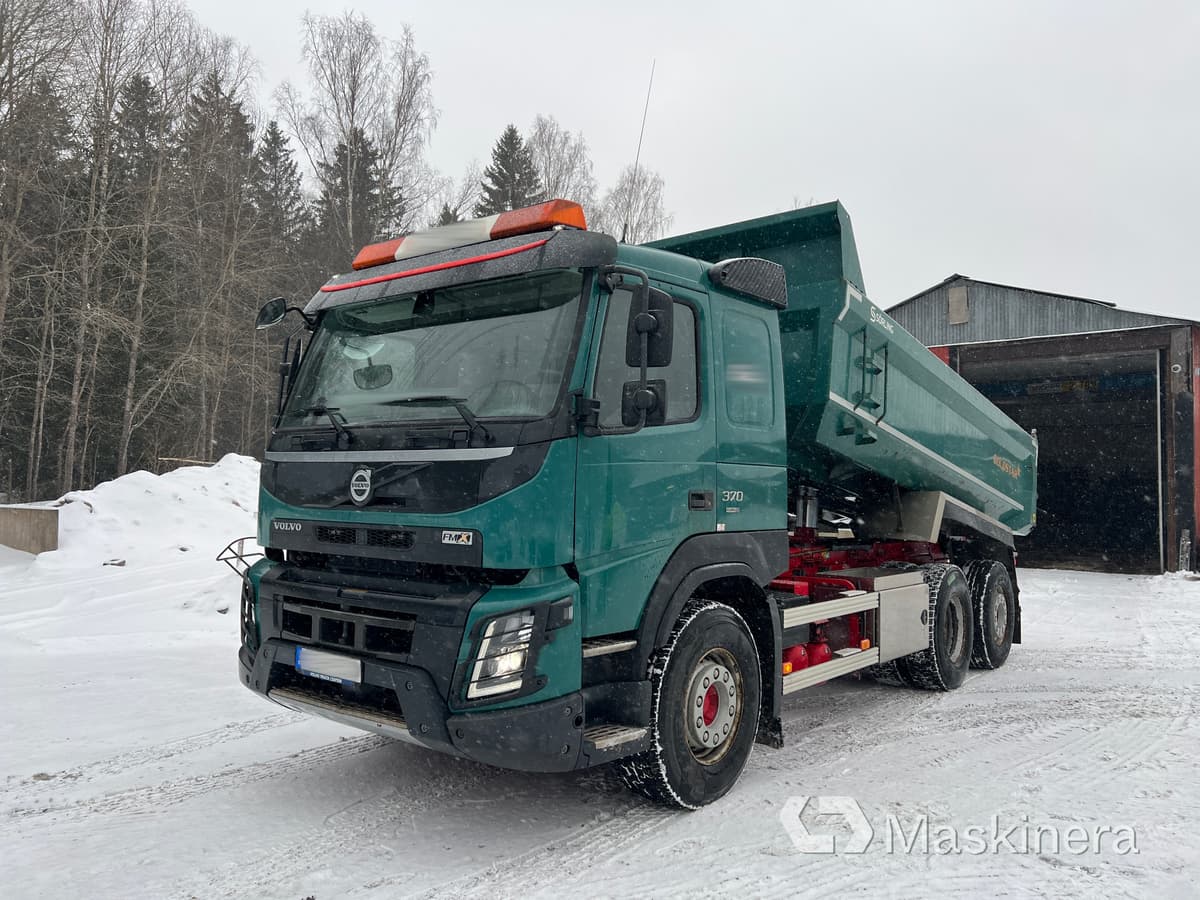 Lastbil Volvo FMX 370 6X2 med Tippflak | Maskinera